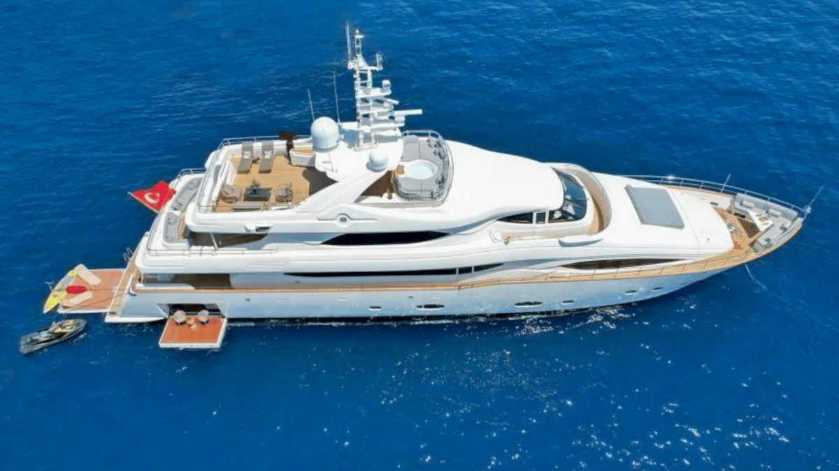 HALAS 71 Yacht for 24 Guests | Superyacht Charter | 12 Cabins