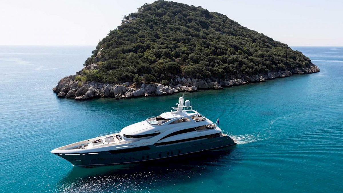 HALAS 71 Yacht for 24 Guests | Superyacht Charter | 12 Cabins