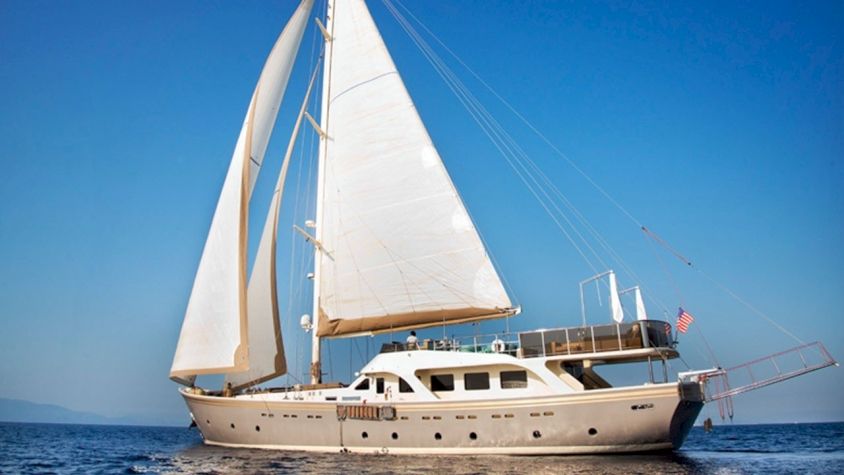 33m Mermaid Superyacht with Jacuzzi | Modern Design - VIP Yacht Charters