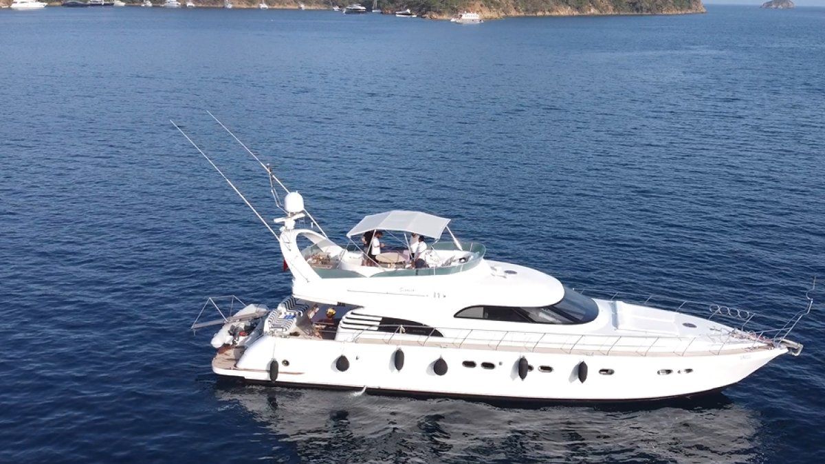 HALAS 71 Yacht for 24 Guests | Superyacht Charter | 12 Cabins